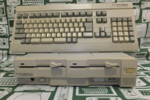 【入荷速報】後期モデルならではのコンパクトさと高機能が魅力的！ 『PC-8801FE2』のオーバーホール品を入荷いたしました。｜BEEP秋葉原