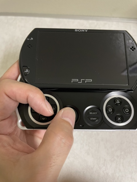 最高にカッコイイ! PSPの最終形態「PlayStation Portable go」とは？｜BEEP秋葉原